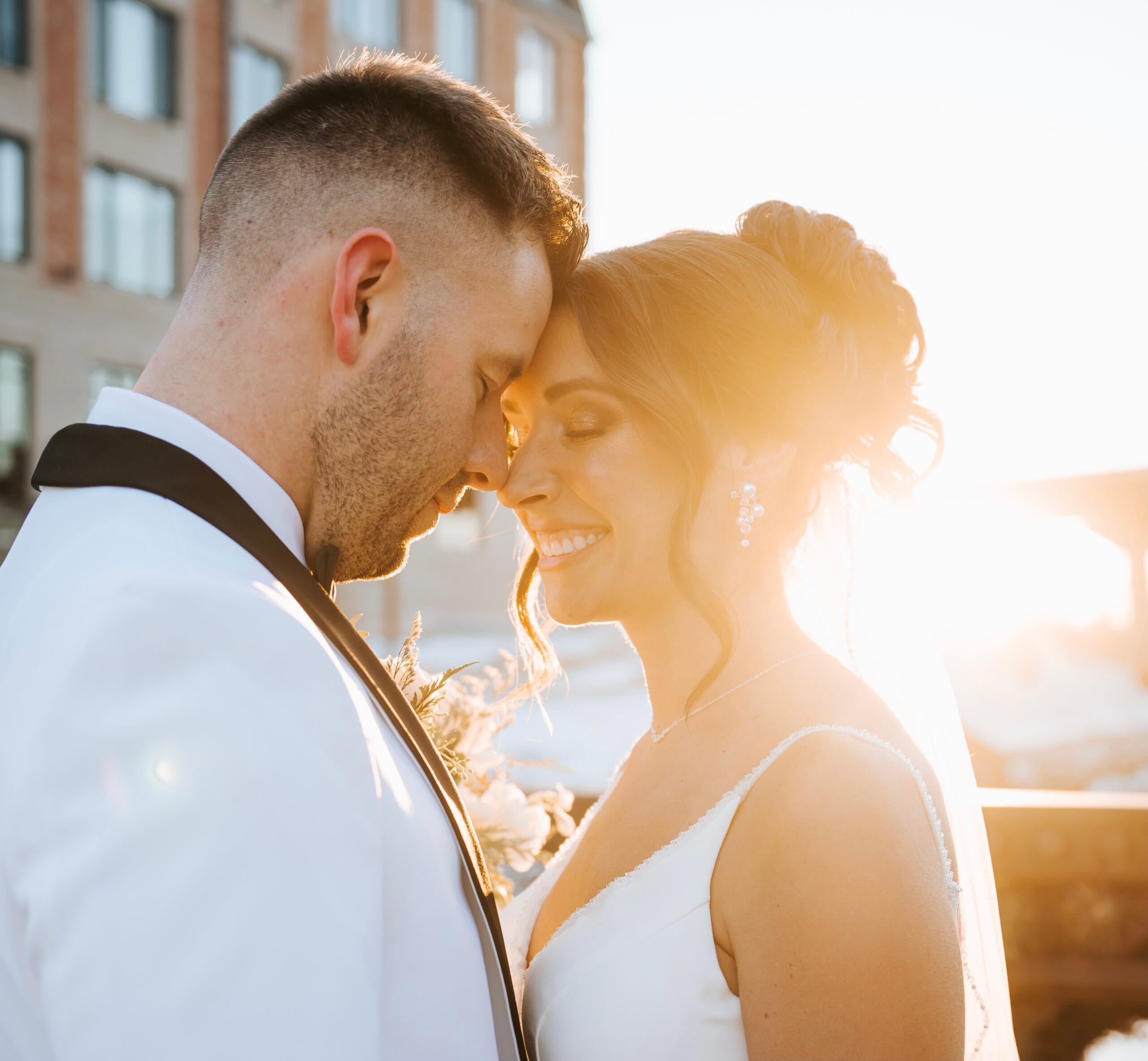The Best Ceremony Times for Gorgeous Wedding Photos in Every Season ...